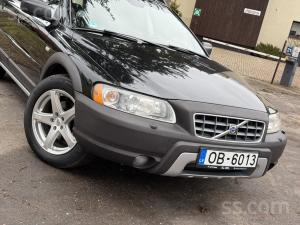 Black Volvo XC70 2006 in Jurmala, with an engine capacity of 2.40 L and mileage of 0 thousand km for 2600 €, photo 12 on AUTOMOTO.COM.LV