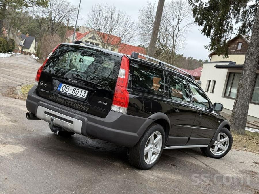 Black Volvo XC70 2006 in Jurmala, with an engine capacity of 2.40 L and mileage of 0 thousand km for 2600 €, photo 14 on AUTOMOTO.COM.LV