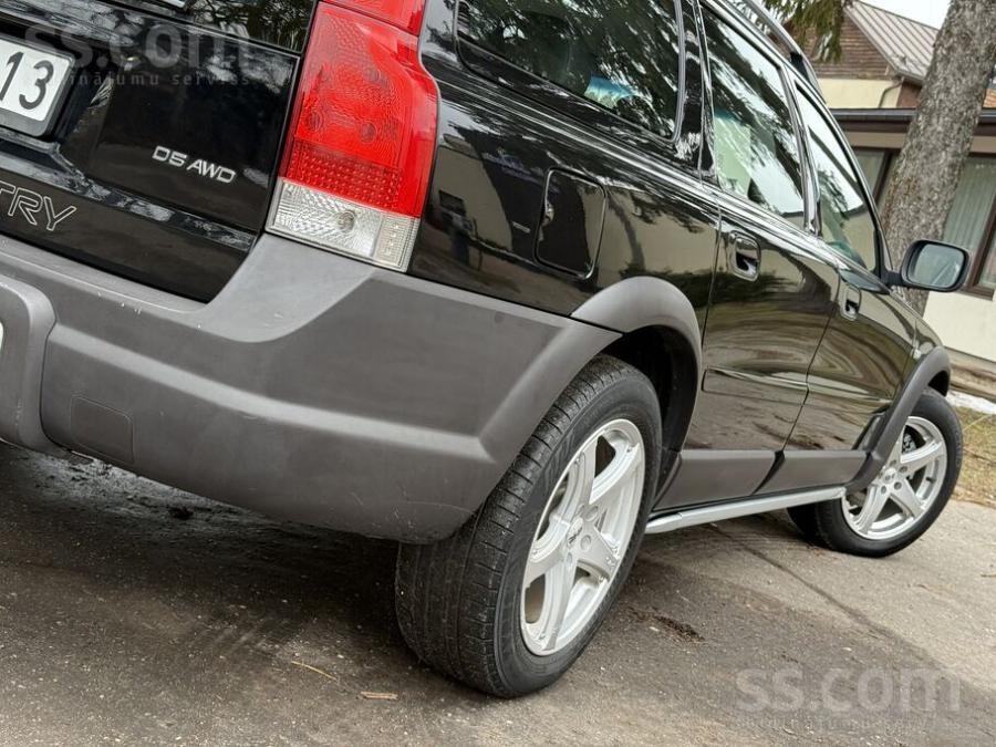 Black Volvo XC70 2006 in Jurmala, with an engine capacity of 2.40 L and mileage of 0 thousand km for 2600 €, photo 15 on AUTOMOTO.COM.LV