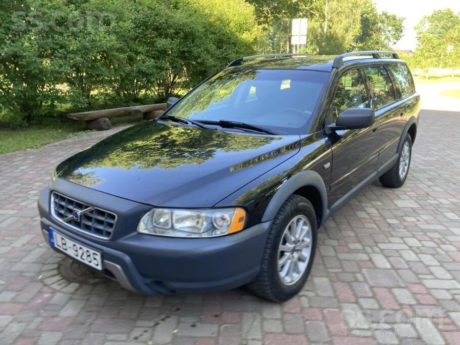 Black Volvo XC70 2006 in Jelgava, with an engine capacity of 2.40 L and mileage of 340 thousand km for 3450 €, photo 1 on AUTOMOTO.COM.LV