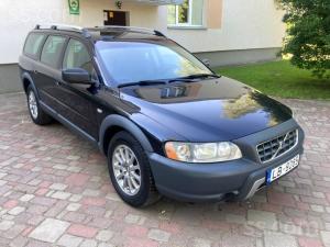 Black Volvo XC70 2006 in Jelgava, with an engine capacity of 2.40 L and mileage of 340 thousand km for 3450 €, photo 2 on AUTOMOTO.COM.LV