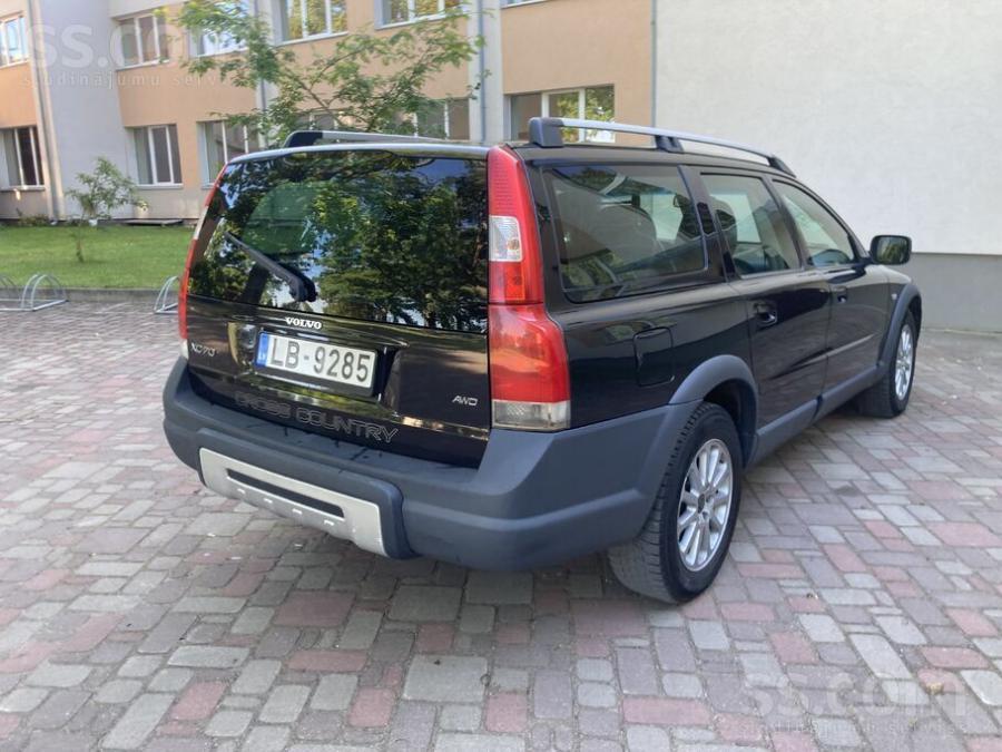 Black Volvo XC70 2006 in Jelgava, with an engine capacity of 2.40 L and mileage of 340 thousand km for 3450 €, photo 5 on AUTOMOTO.COM.LV