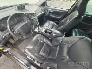 Melns Volvo XC70 2006 Rīga, ar dzinēja tilpumu 2.40 L un nobraukumu 277 tūkst. km par 3690 €, foto 5 vietnē AUTOMOTO.COM.LV