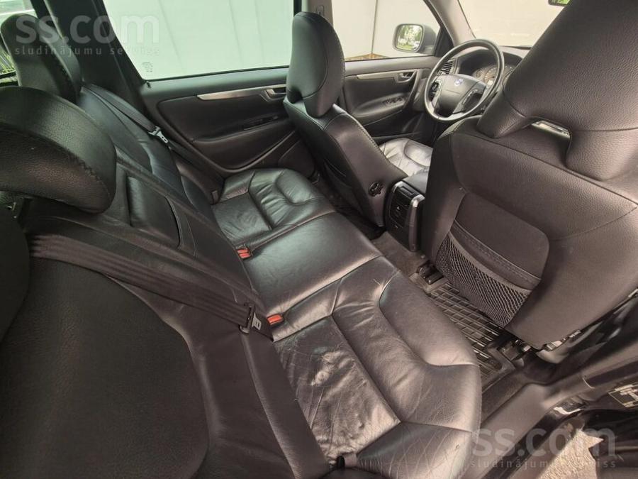 Melns Volvo XC70 2006 Rīga, ar dzinēja tilpumu 2.40 L un nobraukumu 277 tūkst. km par 3690 €, foto 9 vietnē AUTOMOTO.COM.LV