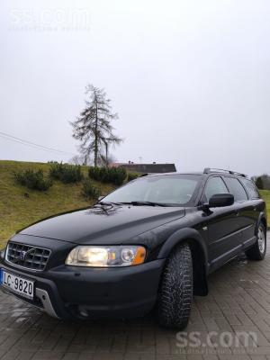 Black Volvo XC70 2006 in Rezekne, with an engine capacity of 2.40 L and mileage of 378 thousand km for 3850 €, photo 4 on AUTOMOTO.COM.LV