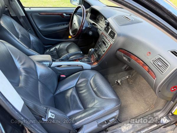 Melns Volvo XC70 2006 Tallina, ar dzinēja tilpumu 2.40 L un nobraukumu 434 tūkst. km par 2490 €, foto 8 vietnē AUTOMOTO.COM.LV