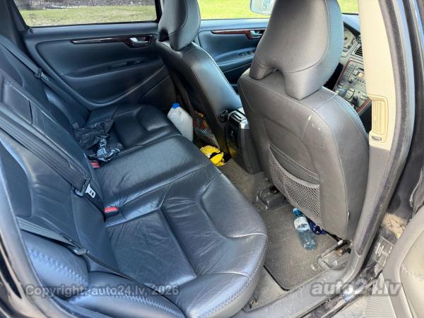 Melns Volvo XC70 2006 Tallina, ar dzinēja tilpumu 2.40 L un nobraukumu 434 tūkst. km par 2490 €, foto 9 vietnē AUTOMOTO.COM.LV