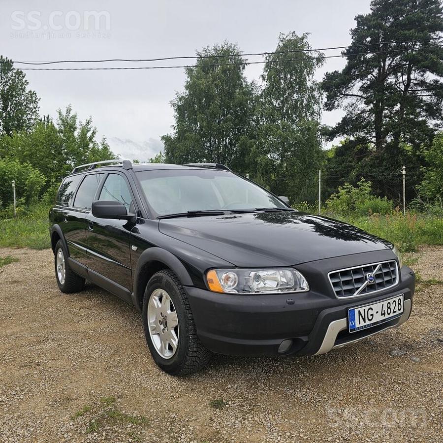Melns Volvo XC70 2006 Rīga, ar dzinēja tilpumu 2.40 L un nobraukumu 277 tūkst. km par 3990 €, foto 1 vietnē AUTOMOTO.COM.LV