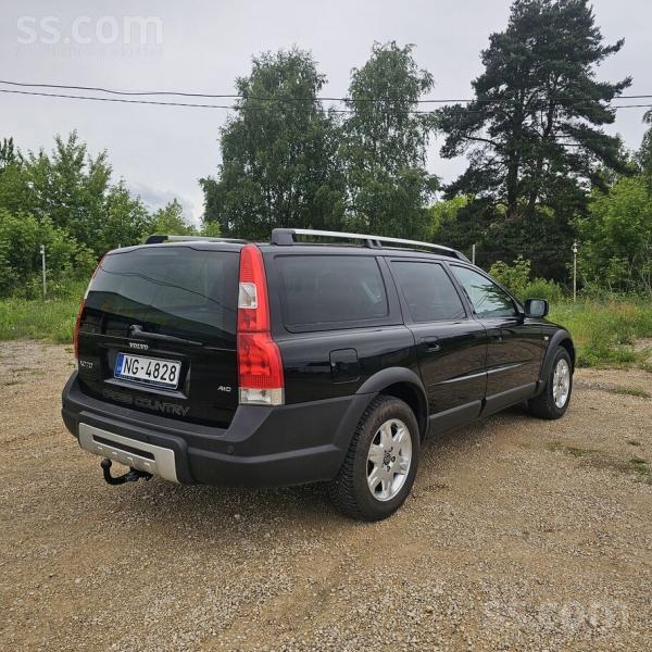 Melns Volvo XC70 2006 Rīga, ar dzinēja tilpumu 2.40 L un nobraukumu 277 tūkst. km par 3990 €, foto 3 vietnē AUTOMOTO.COM.LV