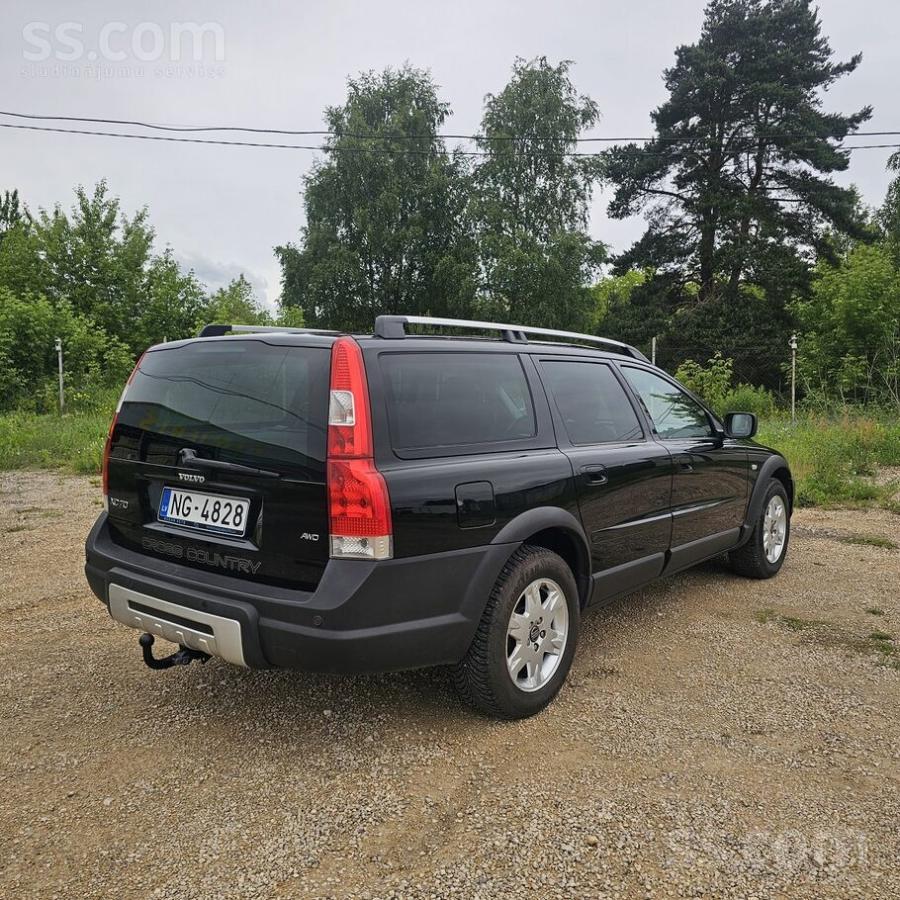 Melns Volvo XC70 2006 Rīga, ar dzinēja tilpumu 2.40 L un nobraukumu 277 tūkst. km par 3990 €, foto 4 vietnē AUTOMOTO.COM.LV