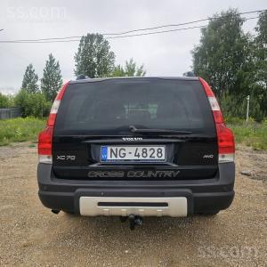 Melns Volvo XC70 2006 Rīga, ar dzinēja tilpumu 2.40 L un nobraukumu 277 tūkst. km par 3990 €, foto 5 vietnē AUTOMOTO.COM.LV