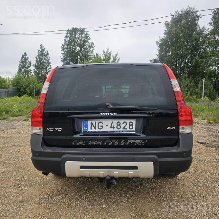 Melns Volvo XC70 2006 Rīga, ar dzinēja tilpumu 2.40 L un nobraukumu 277 tūkst. km par 3990 €, foto 5 vietnē AUTOMOTO.COM.LV