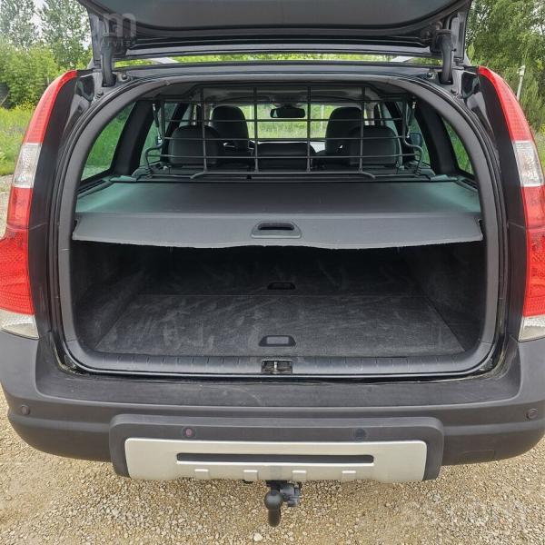 Melns Volvo XC70 2006 Rīga, ar dzinēja tilpumu 2.40 L un nobraukumu 277 tūkst. km par 3990 €, foto 8 vietnē AUTOMOTO.COM.LV