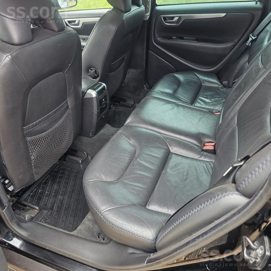 Melns Volvo XC70 2006 Rīga, ar dzinēja tilpumu 2.40 L un nobraukumu 277 tūkst. km par 3990 €, foto 11 vietnē AUTOMOTO.COM.LV