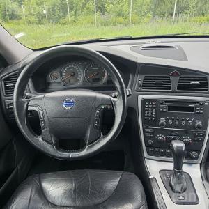 Melns Volvo XC70 2006 Rīga, ar dzinēja tilpumu 2.40 L un nobraukumu 277 tūkst. km par 3990 €, foto 14 vietnē AUTOMOTO.COM.LV