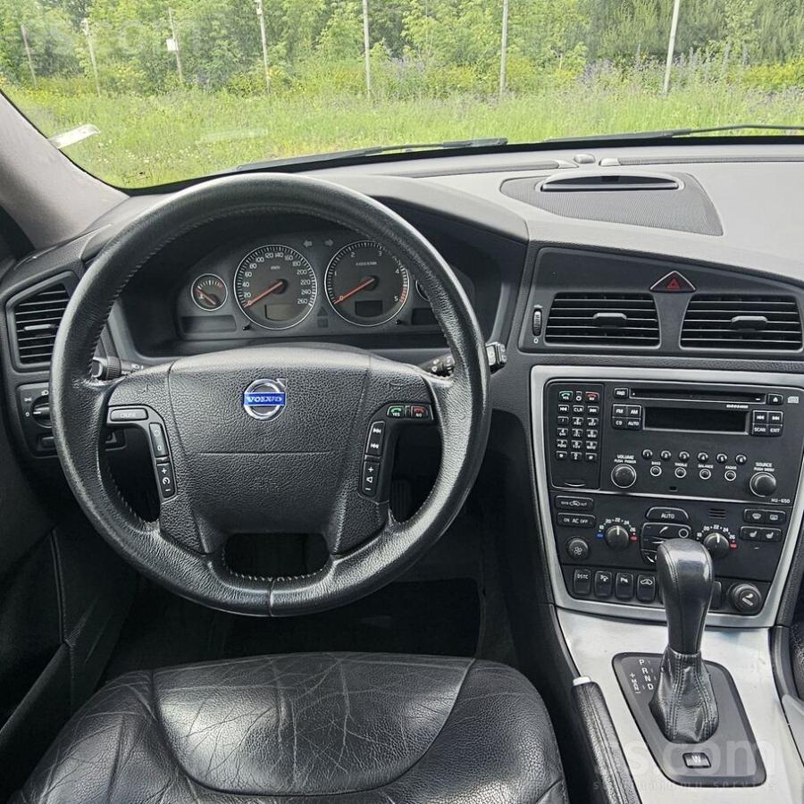 Melns Volvo XC70 2006 Rīga, ar dzinēja tilpumu 2.40 L un nobraukumu 277 tūkst. km par 3990 €, foto 14 vietnē AUTOMOTO.COM.LV
