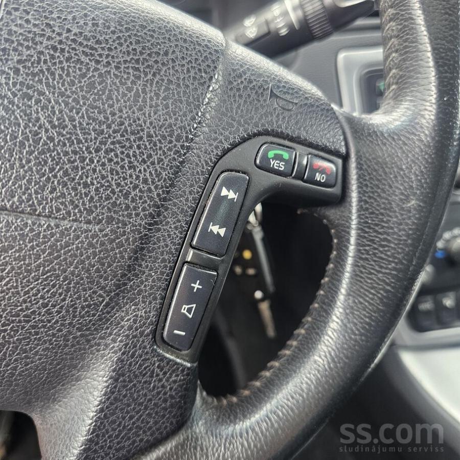 Melns Volvo XC70 2006 Rīga, ar dzinēja tilpumu 2.40 L un nobraukumu 277 tūkst. km par 3990 €, foto 16 vietnē AUTOMOTO.COM.LV