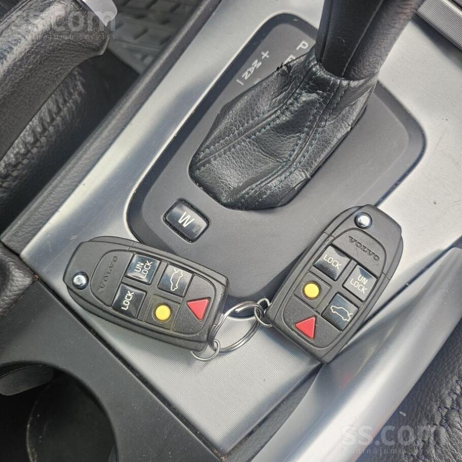 Melns Volvo XC70 2006 Rīga, ar dzinēja tilpumu 2.40 L un nobraukumu 277 tūkst. km par 3990 €, foto 22 vietnē AUTOMOTO.COM.LV