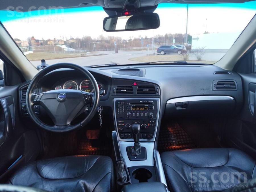 Melns Volvo XC70 2006 Rēzekne, ar dzinēja tilpumu 2.40 L un nobraukumu 0 tūkst. km par 3800 €, foto 13 vietnē AUTOMOTO.COM.LV