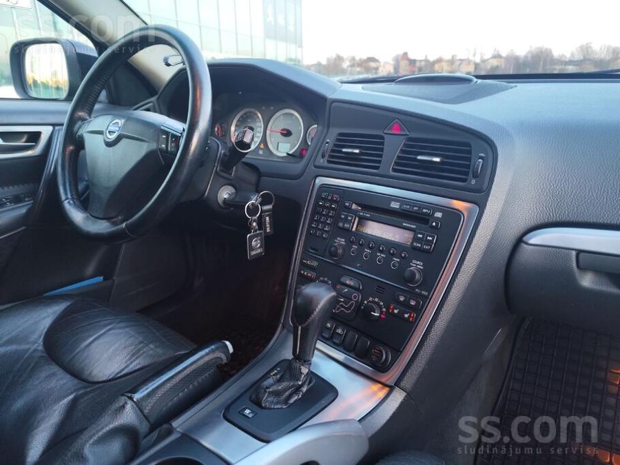 Melns Volvo XC70 2006 Rēzekne, ar dzinēja tilpumu 2.40 L un nobraukumu 0 tūkst. km par 3800 €, foto 15 vietnē AUTOMOTO.COM.LV
