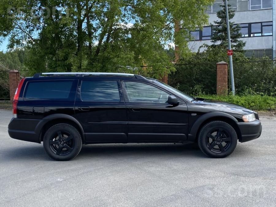 Melns Volvo XC70 2006 Rīga, ar dzinēja tilpumu 2.40 L un nobraukumu 372 tūkst. km par 4690 €, foto 7 vietnē AUTOMOTO.COM.LV