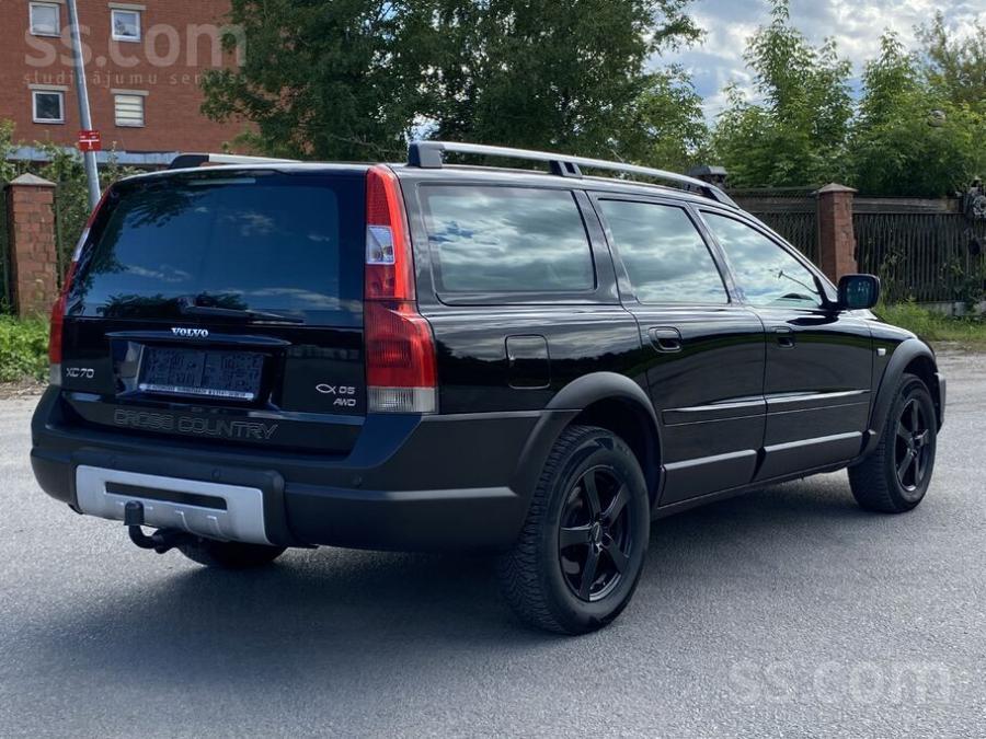 Melns Volvo XC70 2006 Rīga, ar dzinēja tilpumu 2.40 L un nobraukumu 372 tūkst. km par 4690 €, foto 12 vietnē AUTOMOTO.COM.LV