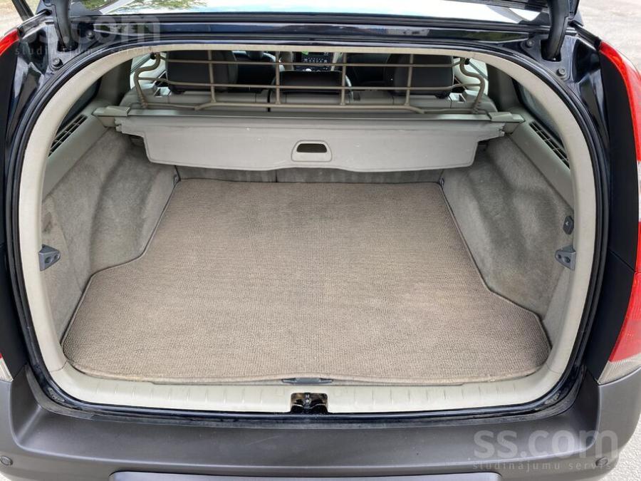 Melns Volvo XC70 2006 Rīga, ar dzinēja tilpumu 2.40 L un nobraukumu 372 tūkst. km par 4690 €, foto 18 vietnē AUTOMOTO.COM.LV