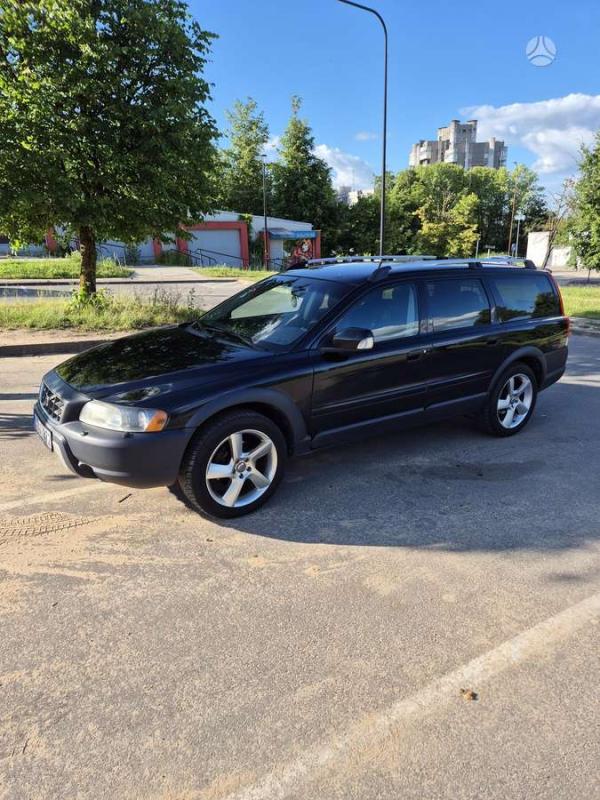 Melns Volvo XC70 2006 Viļņa, ar dzinēja tilpumu 2.40 L un nobraukumu 420 tūkst. km par 3400 €, foto 1 vietnē AUTOMOTO.COM.LV