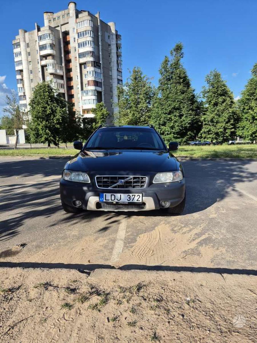 Черный Вольво ХС70 2006 в Вильнюс, объемом двигателя 2.40 л и пробегом 420 тыс. км за 3400 €, фото 3 на AUTOMOTO.COM.LV