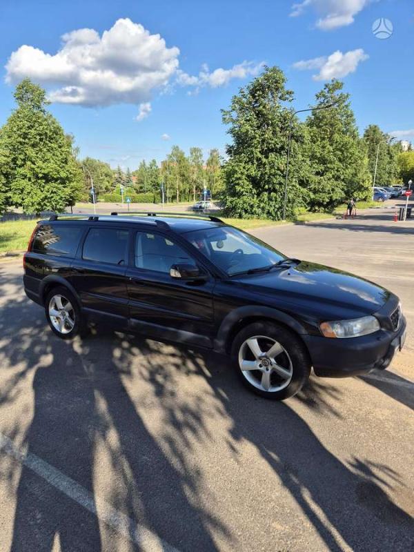 Melns Volvo XC70 2006 Viļņa, ar dzinēja tilpumu 2.40 L un nobraukumu 420 tūkst. km par 3400 €, foto 4 vietnē AUTOMOTO.COM.LV