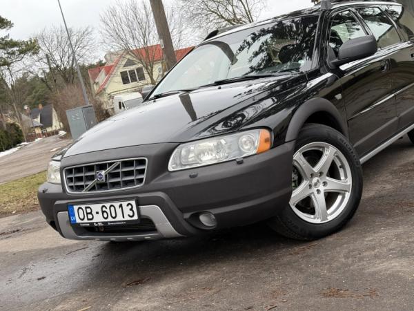 Черный Вольво ХС70 2006 в Рига, объемом двигателя 2.40 л и пробегом 280 тыс. км за 4550 €, фото 2 на AUTOMOTO.COM.LV