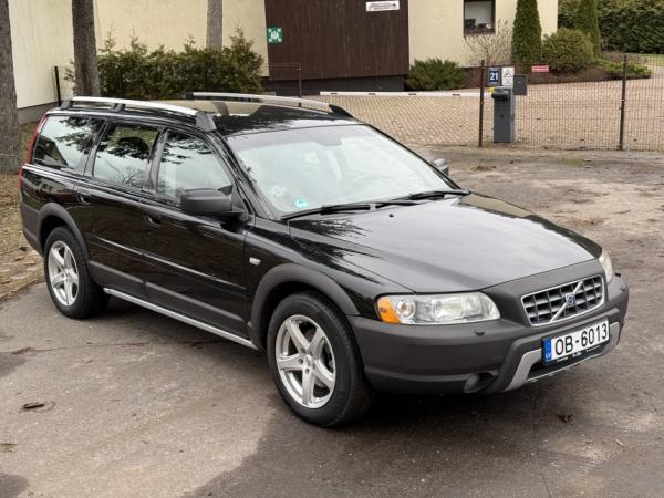 Black Volvo XC70 2006 in Riga, with an engine capacity of 2.40 L and mileage of 280 thousand km for 4550 €, photo 9 on AUTOMOTO.COM.LV