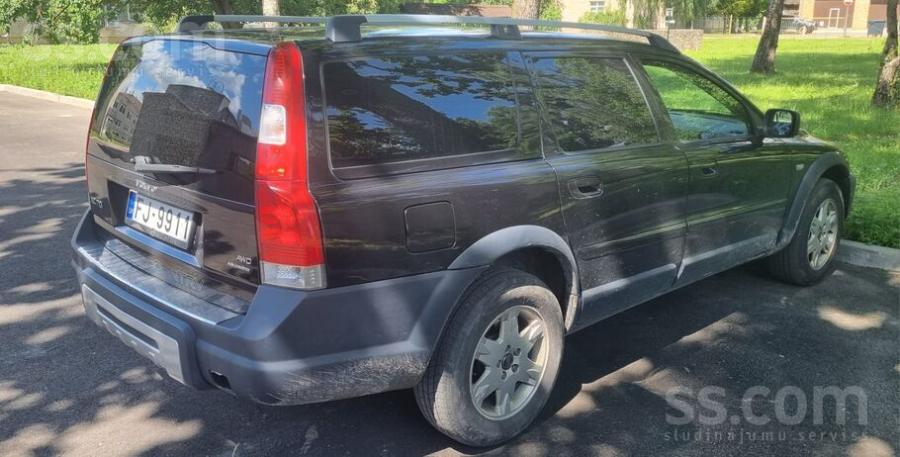 Melns Volvo XC70 2006 Aizkraukle, ar dzinēja tilpumu 2.40 L un nobraukumu 398 tūkst. km par 4800 €, foto 1 vietnē AUTOMOTO.COM.LV