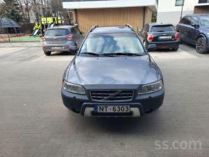 Black Volvo XC70 2006 in Riga, with an engine capacity of 2.40 L and mileage of 350 thousand km for 1700 €, photo 4 on AUTOMOTO.COM.LV