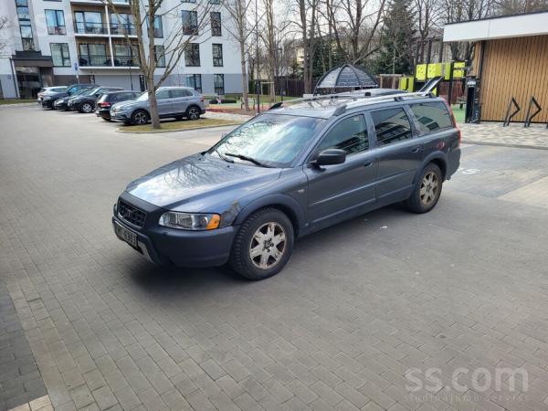 Melns Volvo XC70 2006 Rīga, ar dzinēja tilpumu 2.40 L un nobraukumu 350 tūkst. km par 1700 €, foto 4 vietnē AUTOMOTO.COM.LV