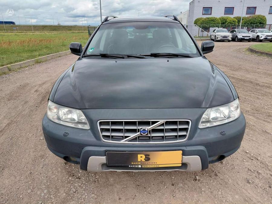 Melns Volvo XC70 2006 Marijampole, ar dzinēja tilpumu 2.40 L un nobraukumu 330 tūkst. km par 4500 €, foto 3 vietnē AUTOMOTO.COM.LV