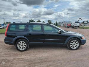 Melns Volvo XC70 2006 Marijampole, ar dzinēja tilpumu 2.40 L un nobraukumu 330 tūkst. km par 4500 €, foto 9 vietnē AUTOMOTO.COM.LV