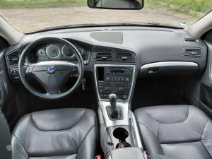 Melns Volvo XC70 2006 Marijampole, ar dzinēja tilpumu 2.40 L un nobraukumu 330 tūkst. km par 4500 €, foto 14 vietnē AUTOMOTO.COM.LV