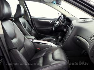 Black Volvo XC70 2006 in Tallinn, with an engine capacity of 2.40 L and mileage of 363 thousand km for 2299 €, photo 7 on AUTOMOTO.COM.LV