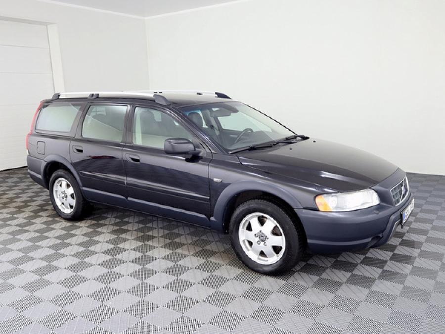 Melns Volvo XC70 2006 Tallina, ar dzinēja tilpumu 2.40 L un nobraukumu 363 tūkst. km par 2299 €, foto 1 vietnē AUTOMOTO.COM.LV