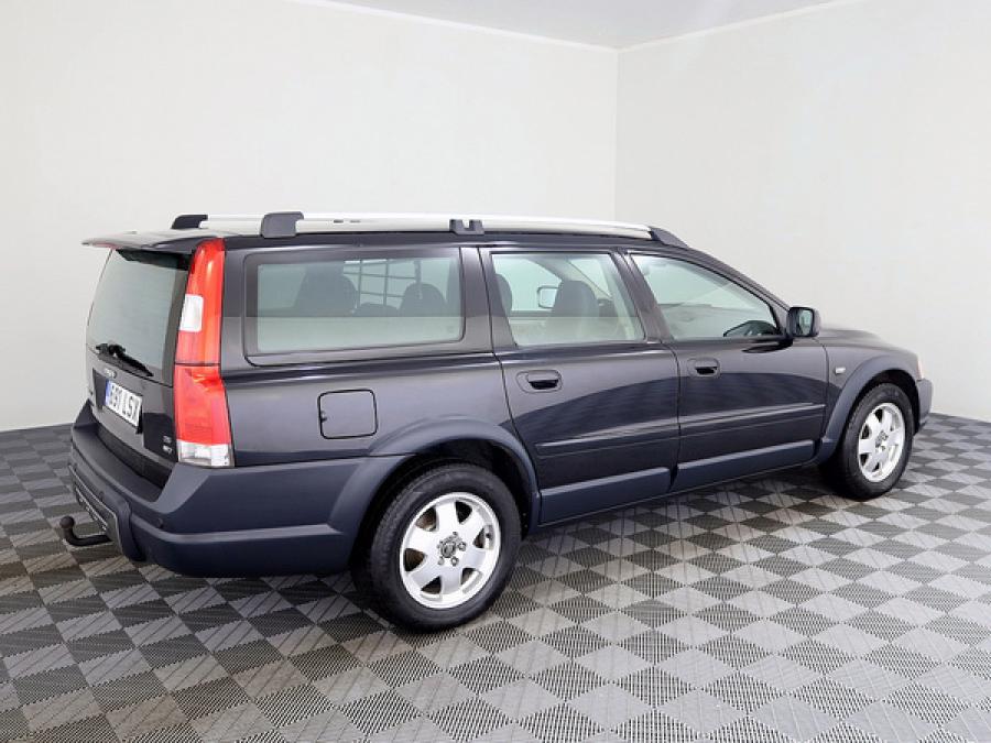 Melns Volvo XC70 2006 Tallina, ar dzinēja tilpumu 2.40 L un nobraukumu 363 tūkst. km par 2299 €, foto 4 vietnē AUTOMOTO.COM.LV