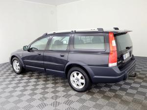 Melns Volvo XC70 2006 Tallina, ar dzinēja tilpumu 2.40 L un nobraukumu 363 tūkst. km par 2299 €, foto 5 vietnē AUTOMOTO.COM.LV