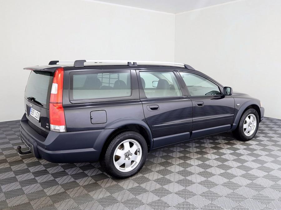 Melns Volvo XC70 2006 Tallina, ar dzinēja tilpumu 2.40 L un nobraukumu 363 tūkst. km par 2299 €, foto 11 vietnē AUTOMOTO.COM.LV