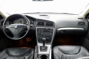 Melns Volvo XC70 2006 Tallina, ar dzinēja tilpumu 2.40 L un nobraukumu 363 tūkst. km par 2299 €, foto 13 vietnē AUTOMOTO.COM.LV