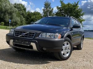Black Volvo XC70 2006 in Riga, with an engine capacity of 2.40 L and mileage of 340 thousand km for 4390 €, photo 4 on AUTOMOTO.COM.LV