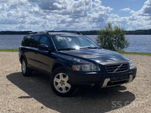 Black Volvo XC70 2006 in Riga, with an engine capacity of 2.40 L and mileage of 340 thousand km for 4390 €, photo 5 on AUTOMOTO.COM.LV