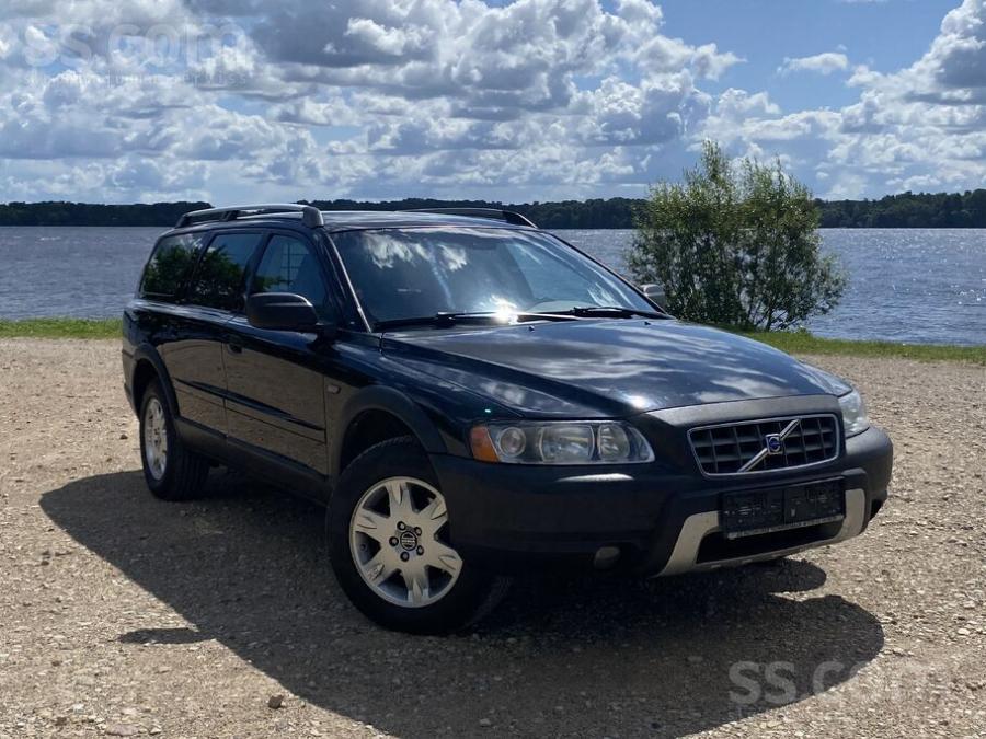 Black Volvo XC70 2006 in Riga, with an engine capacity of 2.40 L and mileage of 340 thousand km for 4390 €, photo 5 on AUTOMOTO.COM.LV