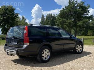 Black Volvo XC70 2006 in Riga, with an engine capacity of 2.40 L and mileage of 340 thousand km for 4390 €, photo 10 on AUTOMOTO.COM.LV