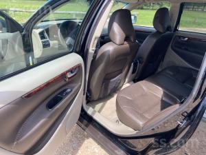 Black Volvo XC70 2006 in Riga, with an engine capacity of 2.40 L and mileage of 340 thousand km for 4390 €, photo 18 on AUTOMOTO.COM.LV
