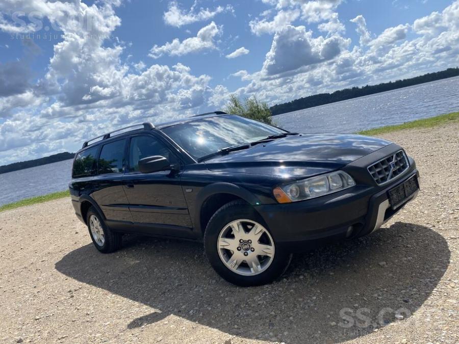 Black Volvo XC70 2006 in Riga, with an engine capacity of 2.40 L and mileage of 337 thousand km for 4250 €, photo 8 on AUTOMOTO.COM.LV